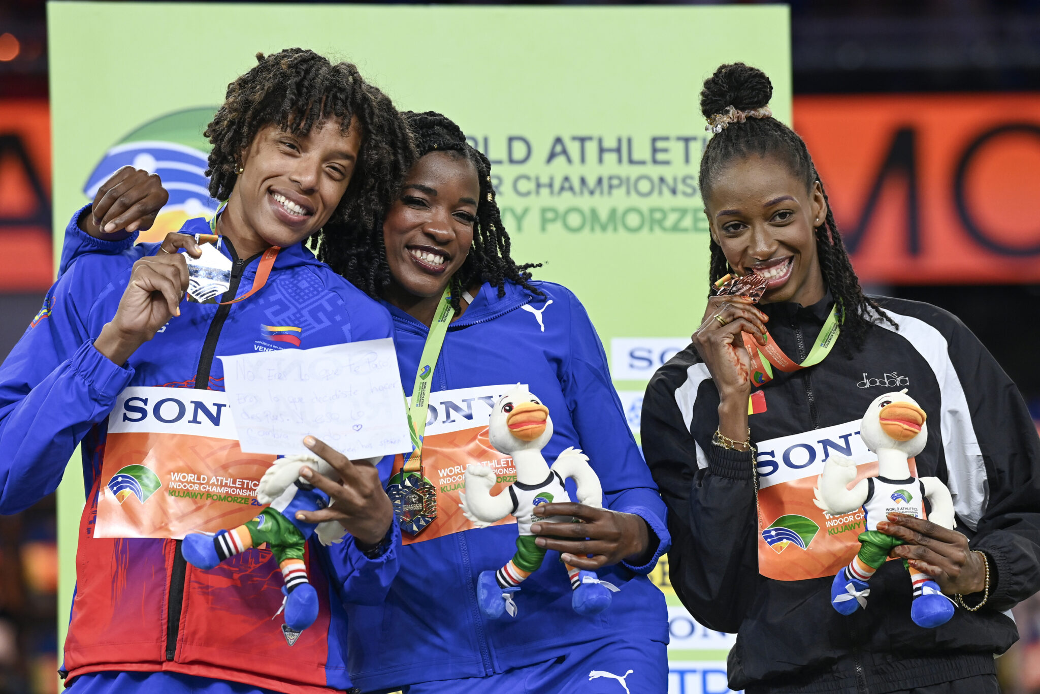 Devynne Charlton claims gold in Poland